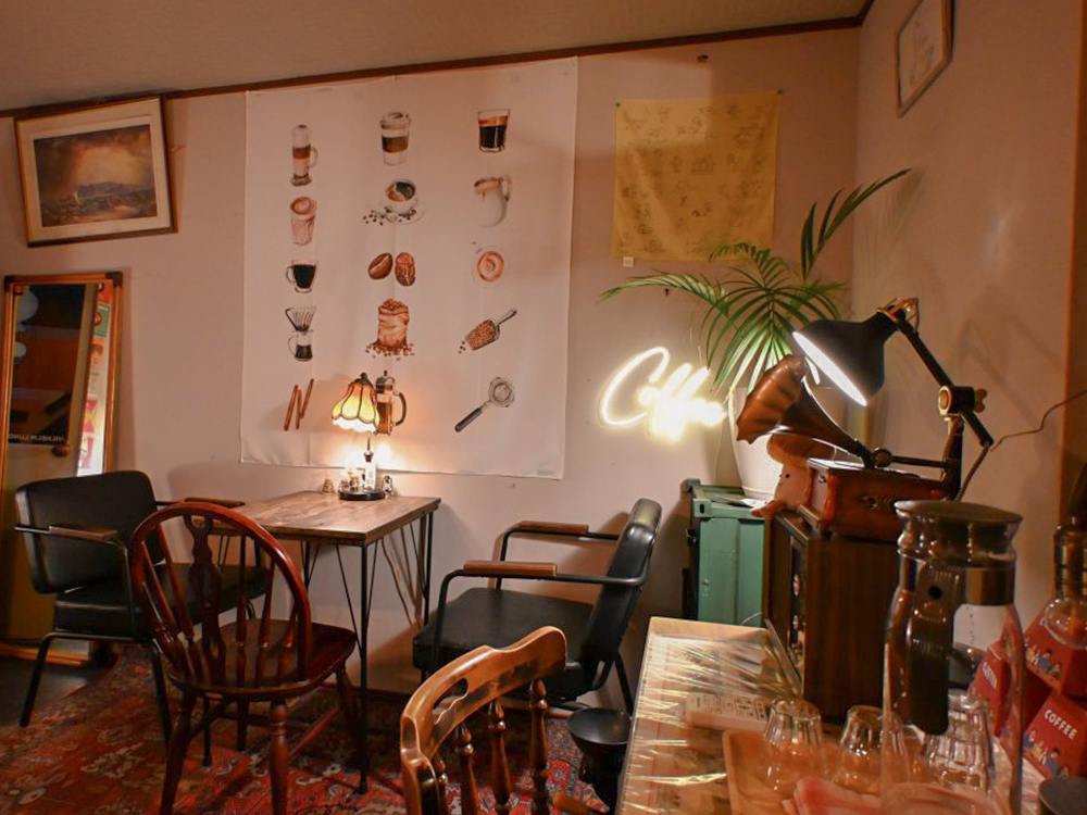 Bersantai dan nikmati masa di Kazeko Cafe dengan Kopi ~ Tart Coklat ...