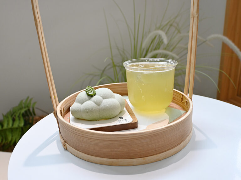 Gustatevi il Kumonochā Set al "Kumonochā Cafe Arashiyama Store". Un ...