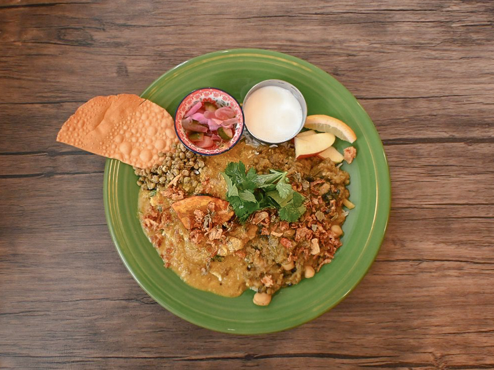 REMPAH JUNKY "Tiga jenis kacang, rumput horenso, dan krim ayam labu ...